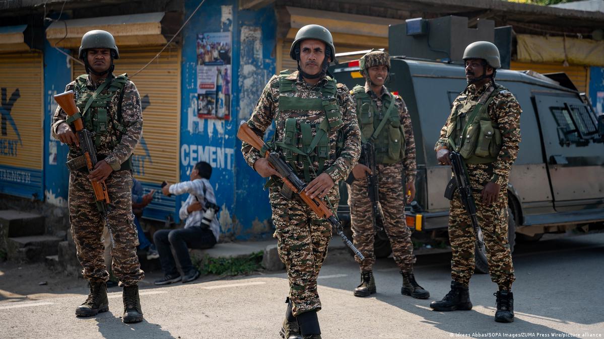 Pakistan authorizes military response after India strikes – DW – 05/07/2025