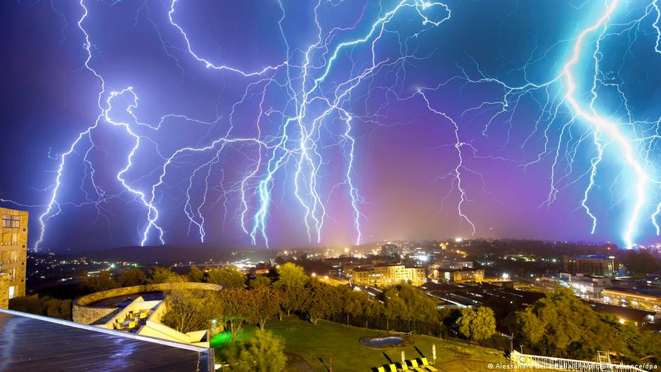 Bokep indo paling terbaru secluded & in a hidden spot.