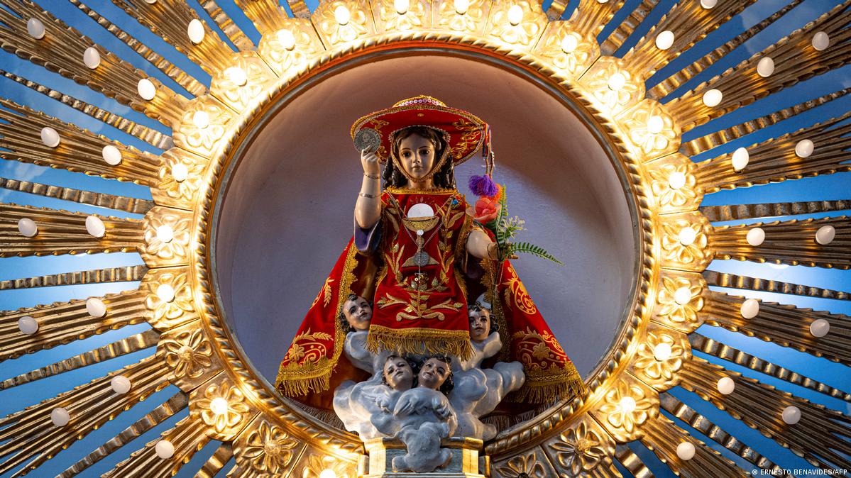 Peru's Jesus miracle awaits pope blessing