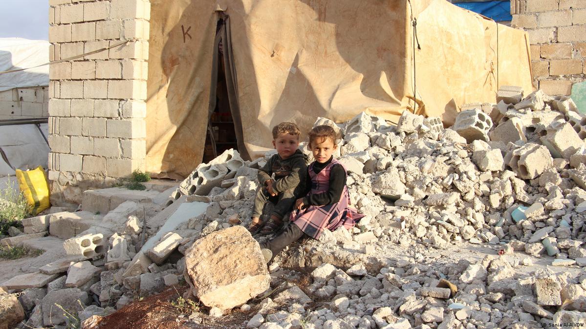 Syria's returnees live in tents atop ruins – DW – 05/25/2025