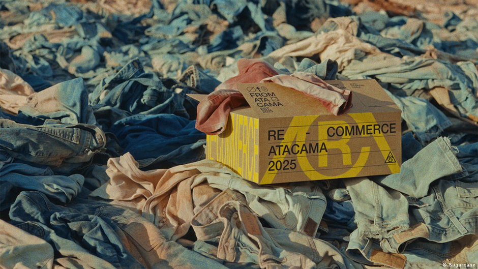 Una campaña ‘rescata’ ropa del desierto de Atacama – DW – 17/05/2025