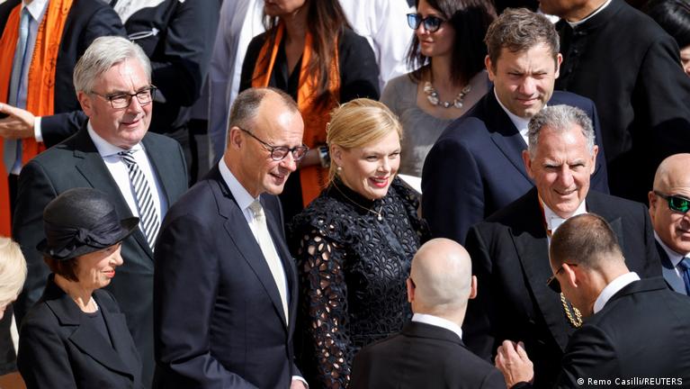 Germany updates: Merz attends papal inauguration Mass – DW – 05/19/2025