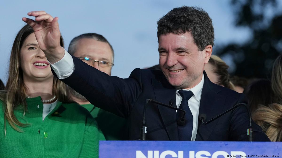 Romania election: Pro-EU centrist Nicusor Dan wins runoff