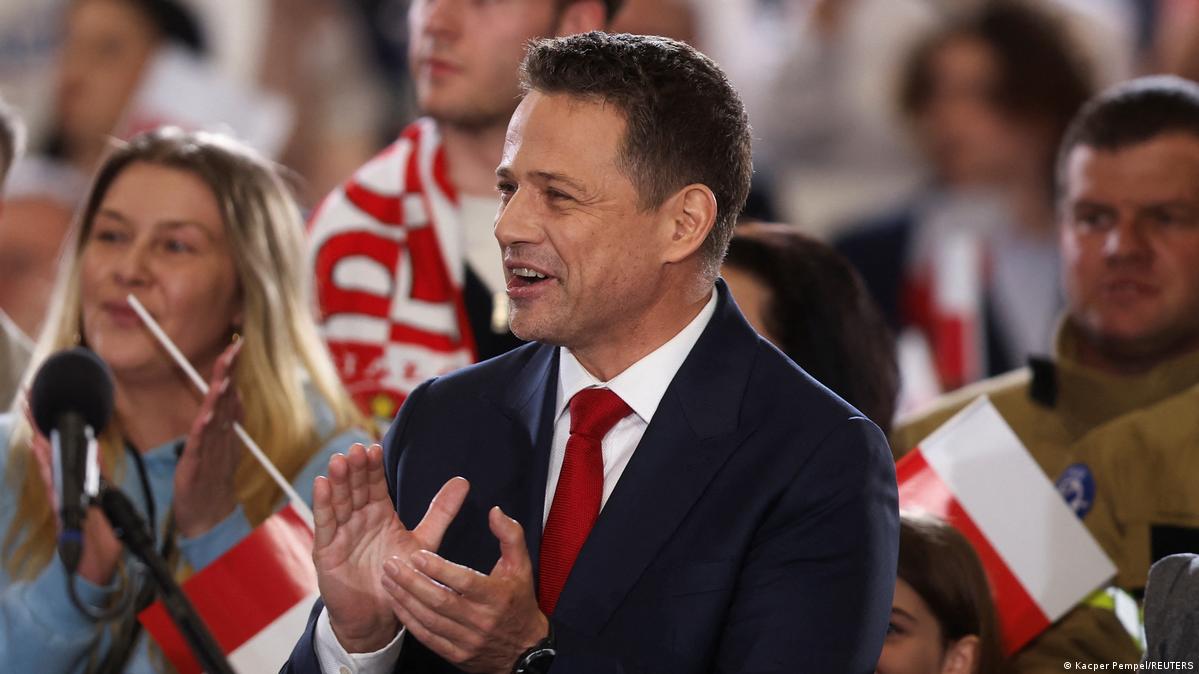Poland vote: Pro-EU Trzaskowski wins first round – DW – 05/19/2025
