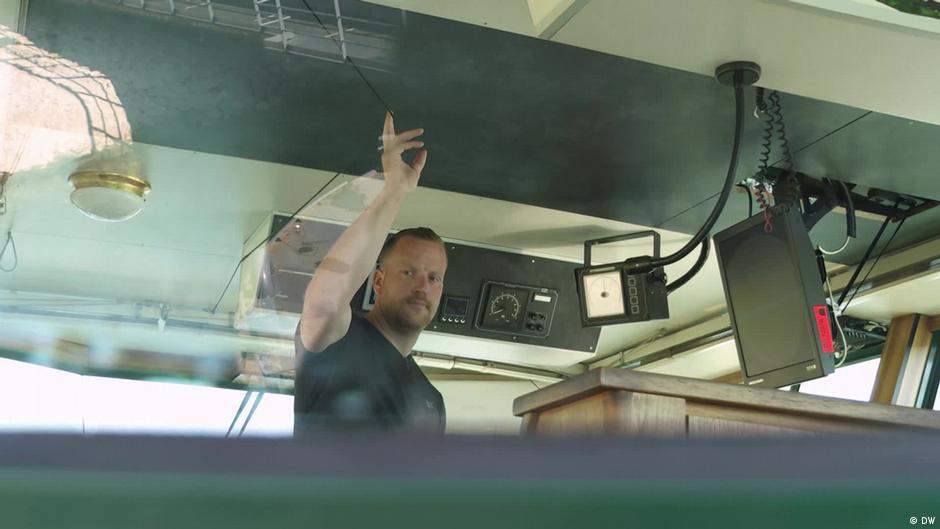 The ferry operator — an unsung hero – DW – 05/26/2025