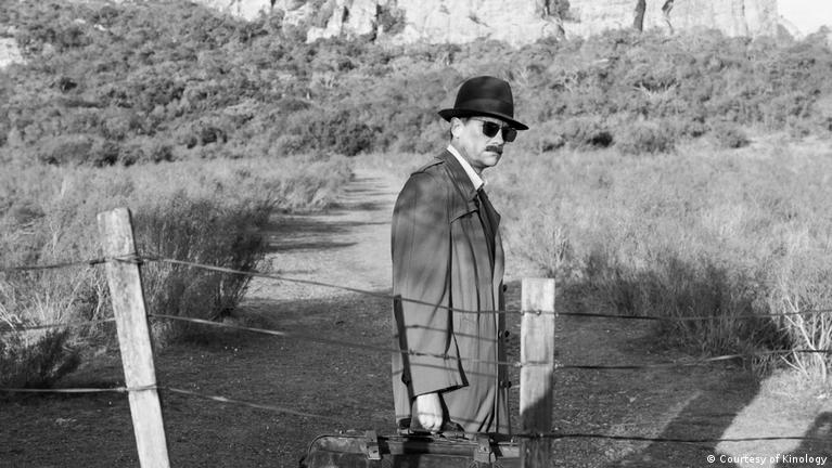 Mengele biopic explores mind of notorious Nazi physician – DW – 10/23/2025