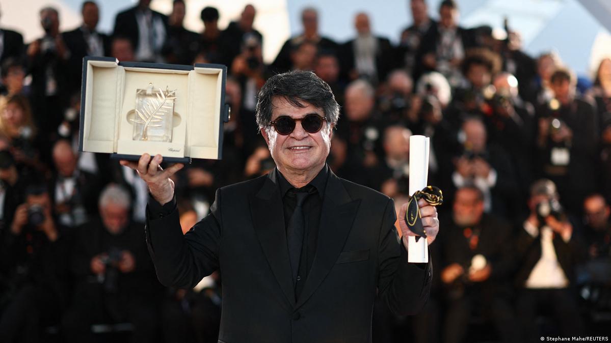 Sutradara Iran Jafar Panahi Sabet Palme d'Or Cannes 2025 – DW – 26.05.2025