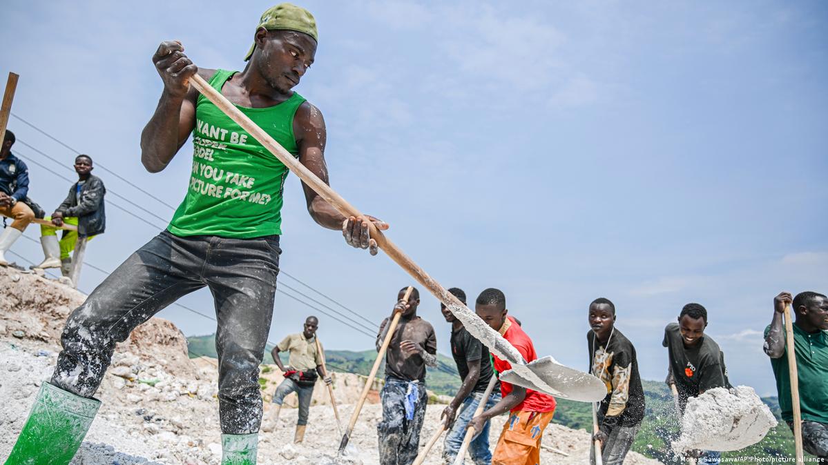 Congo's grim coltan mines – DW – 06/01/2025