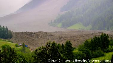 Swiss village engulfed by landslide, 1 person missing – DW – 05/28/2025