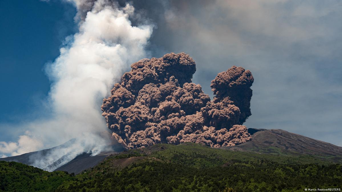 Mount Etna: 5 facts about Europe's most active volcano – DW – 06/03/2025