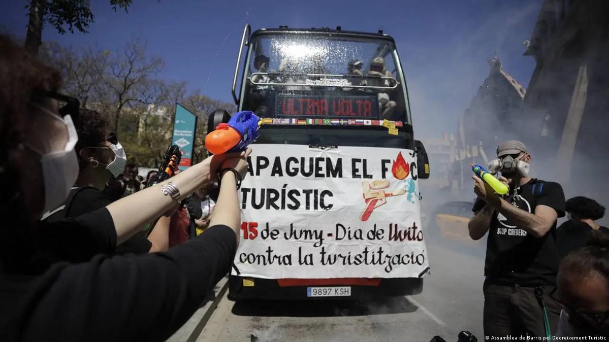 Large anti-tourism protests planned across Spain – DW – 06/15/2025