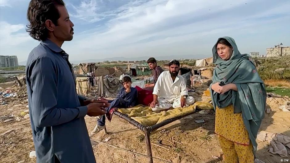 Etleboro.org - Fear among Afghan refugees as Pakistan steps up deportations