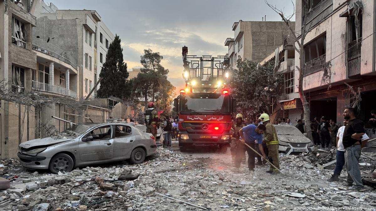 Gulf states anxious about being drawn into Israel-Iran fight – DW – 06 ...