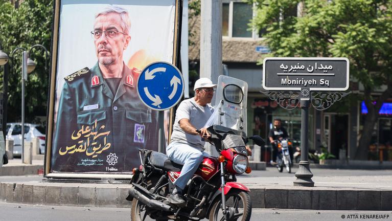 How Iran's internet serves as lifeline despite censorship – DW – 06/18/2025