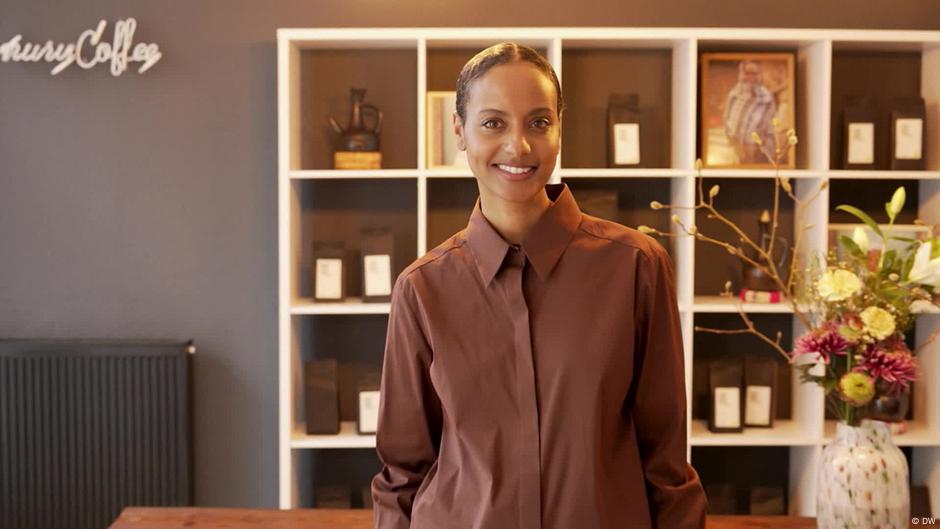 From top model to fair-trade founder – DW – 08/15/2025