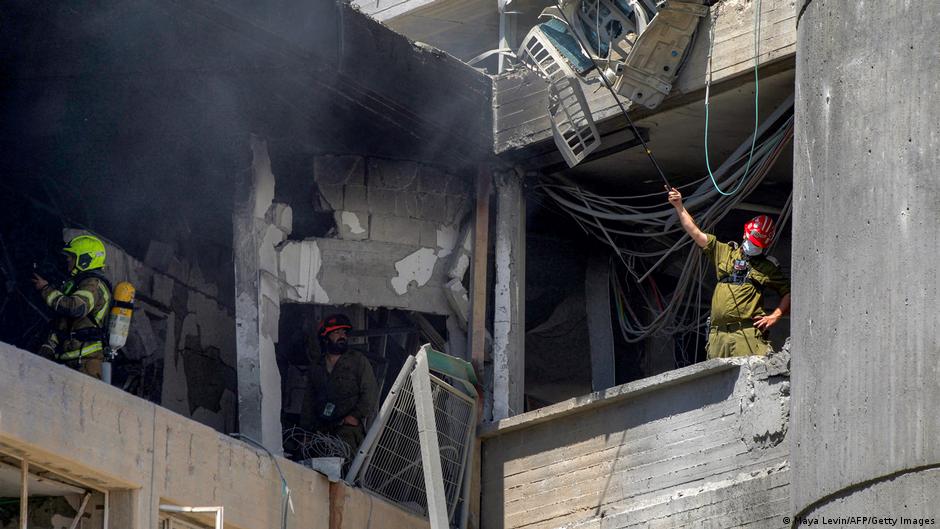 Misiles iraníes alcanzan zonas civiles israelíes – DW – 19/06/2025