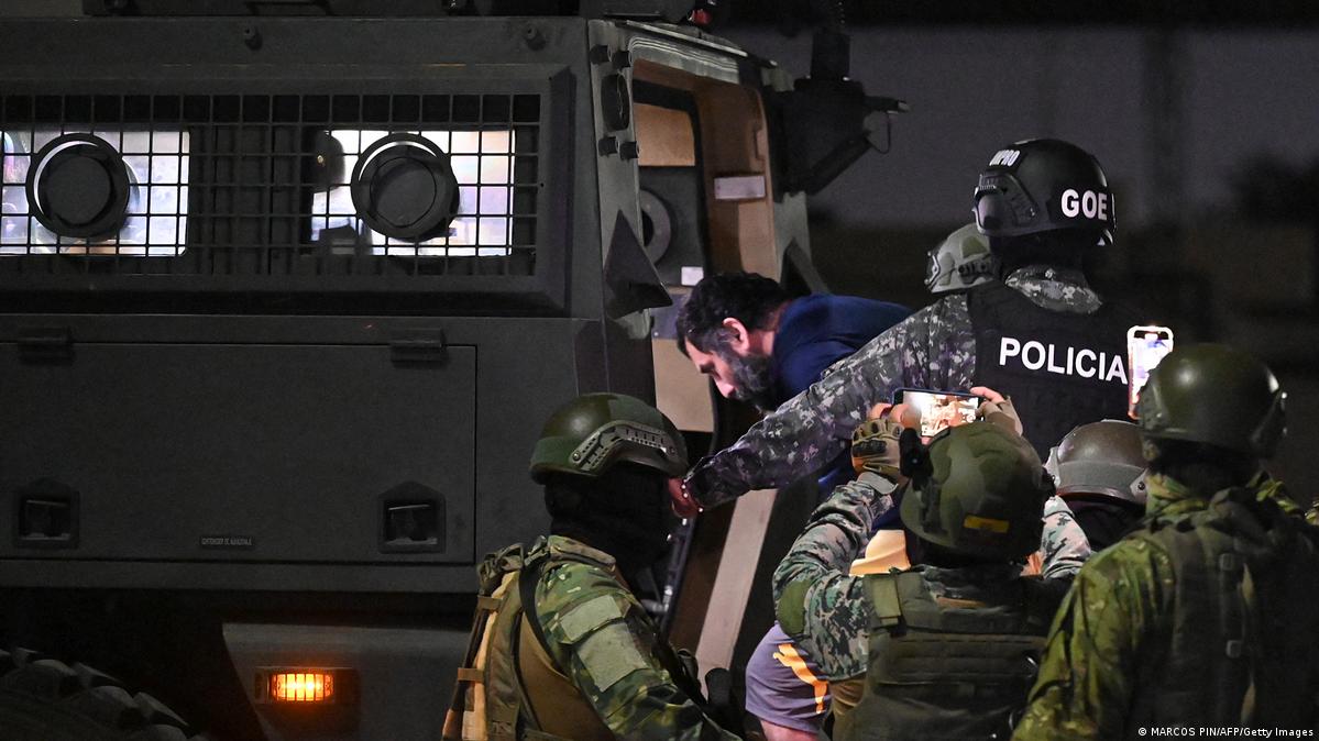 Ecuador drug lord 'Fito' extradited to US