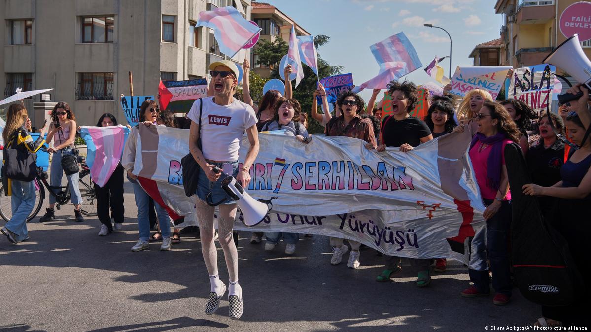 LGBTQ+ in Turkey: Insisting on life – DW – 07/04/2025