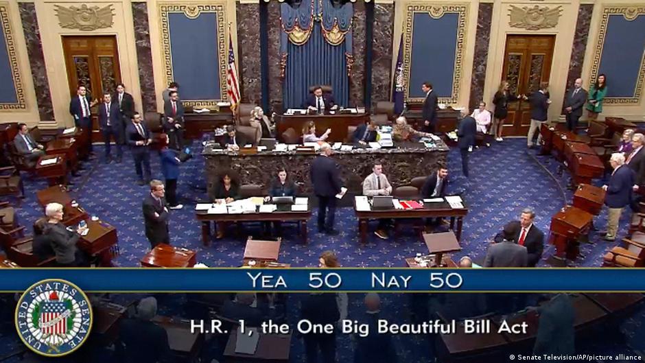 川普「大而美」法案驚險過關 萬斯投下關鍵一票 – DW – 2025年7月2日