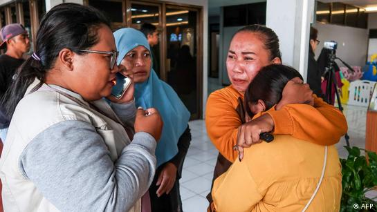 Indonesia: Dozens missing after boat sinks near Bali