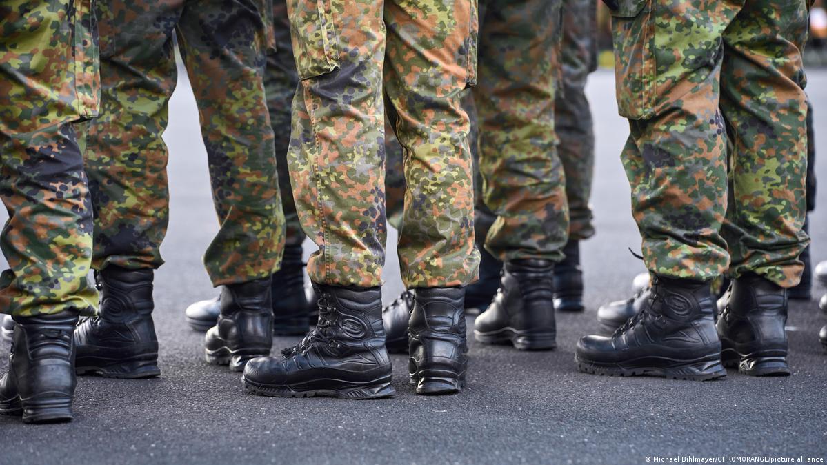 Germany updates: Pistorius outlines plans for military draft – DW – 07 ...