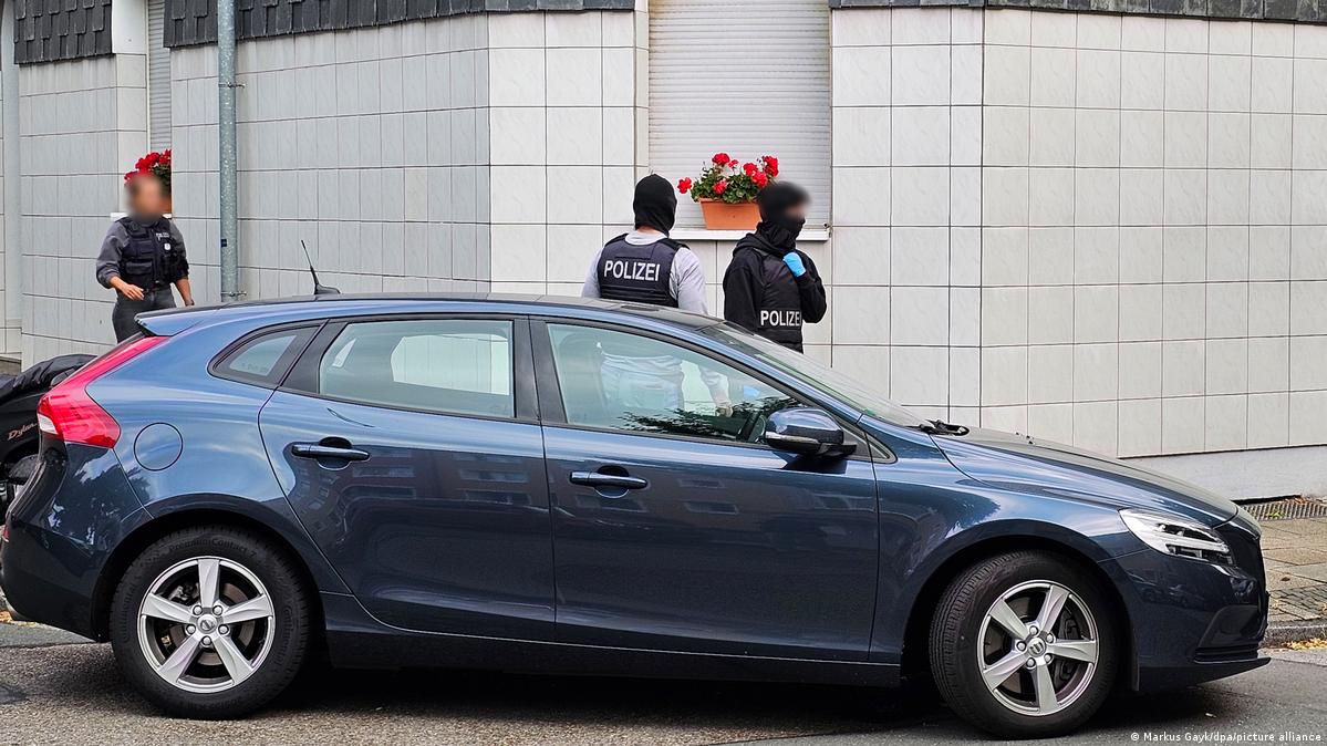 Germany: Police detain man in anti-terror raids
