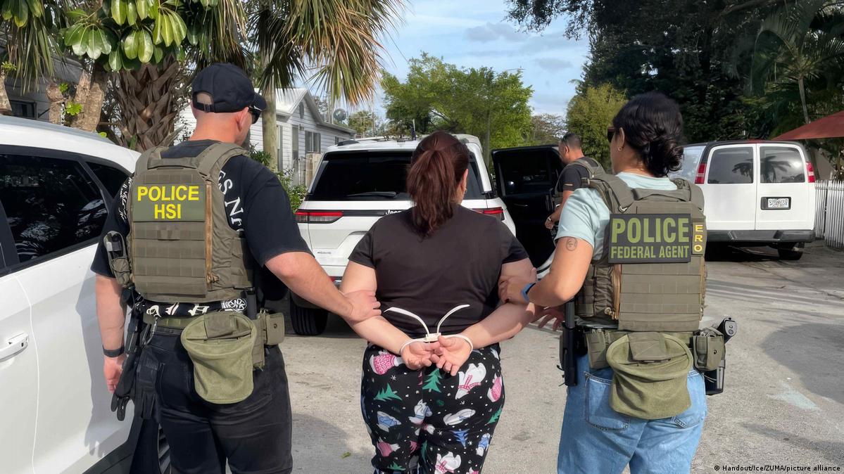 Gran redada deja 475 detenidos en planta Hyundai en Georgia – DW – 06 ...