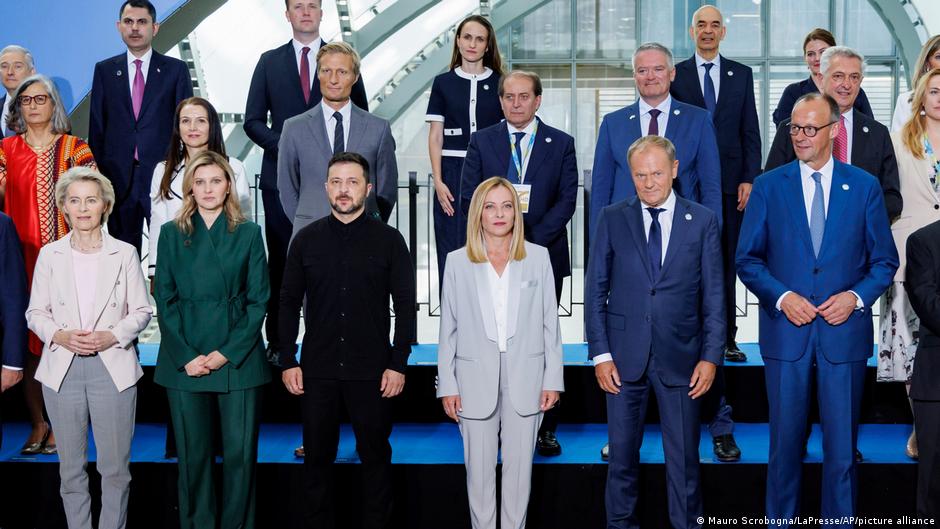 European allies pledge 10 billion euros to rebuild Ukraine – DW – 07/11 ...