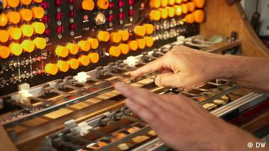 The Remarkable Trautonium Machine – DW – 07/11/2025