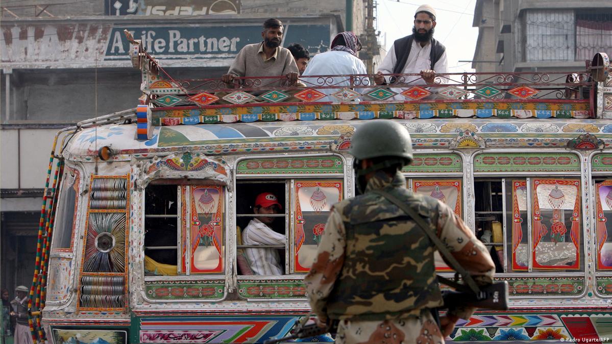Pakistan: Gunmen kill 9 Punjabis in Balochistan bus attack