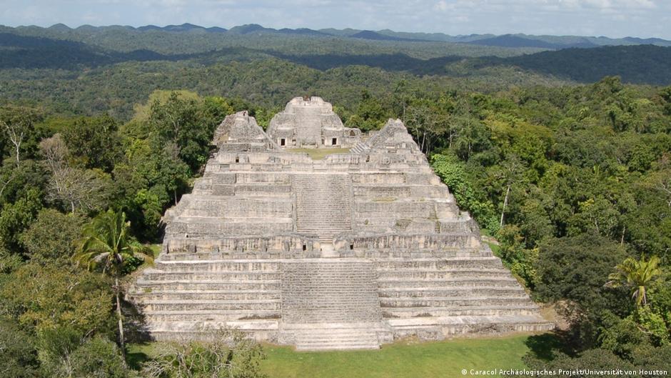 Arqueólogos descubren la tumba de antiguo rey maya en Belice