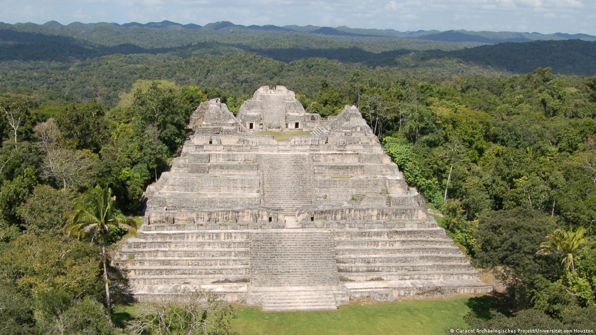 Arqueólogos descubren la tumba de antiguo rey maya en Belice