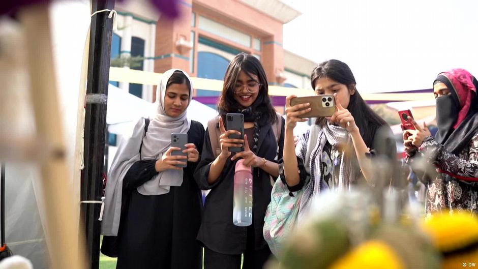 Pakistan's creator boom faces big risks – DW – 07/25/2025