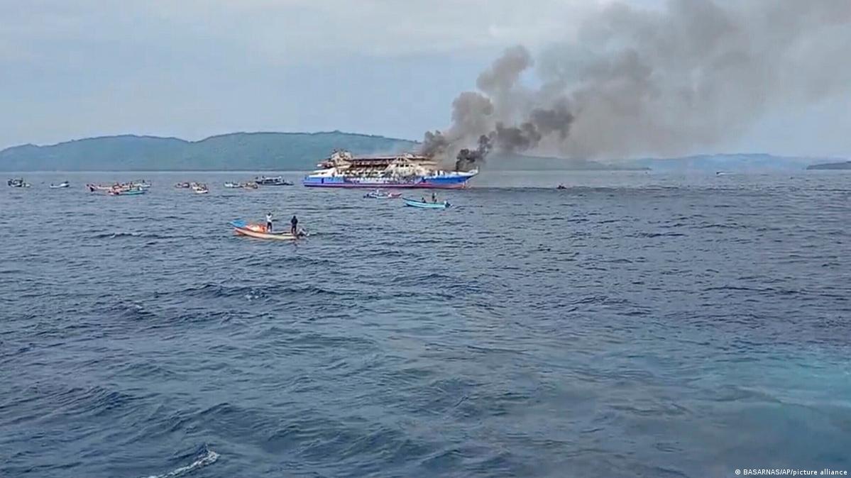 Indonesia: Ferry fire kills several, over 200 rescued – DW – 07/20/2025