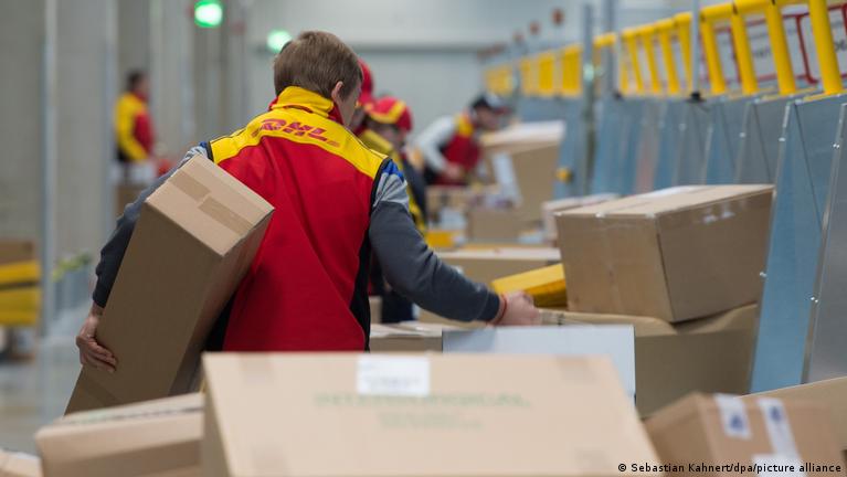 Delayed delivery: German postal services come under attack – DW – 07/25 ...
