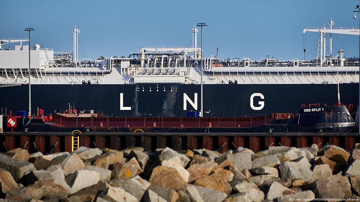 Why Qatar's gas lifeline to Germany is at risk – DW – 08/01/2025