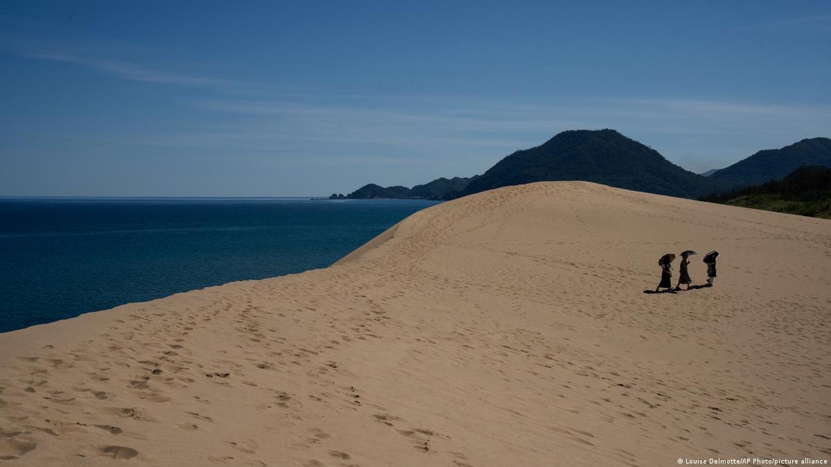 Japanese fear for future as summers grow longer, hotter – DW – 10/16/2025