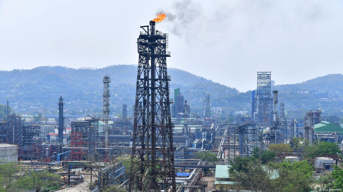 US allows India's Russian oil purchases again