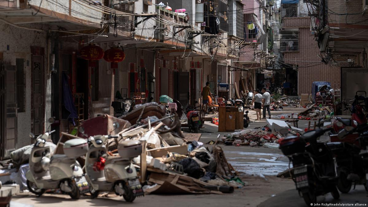 At least 10 die in northwestern China after flash floods