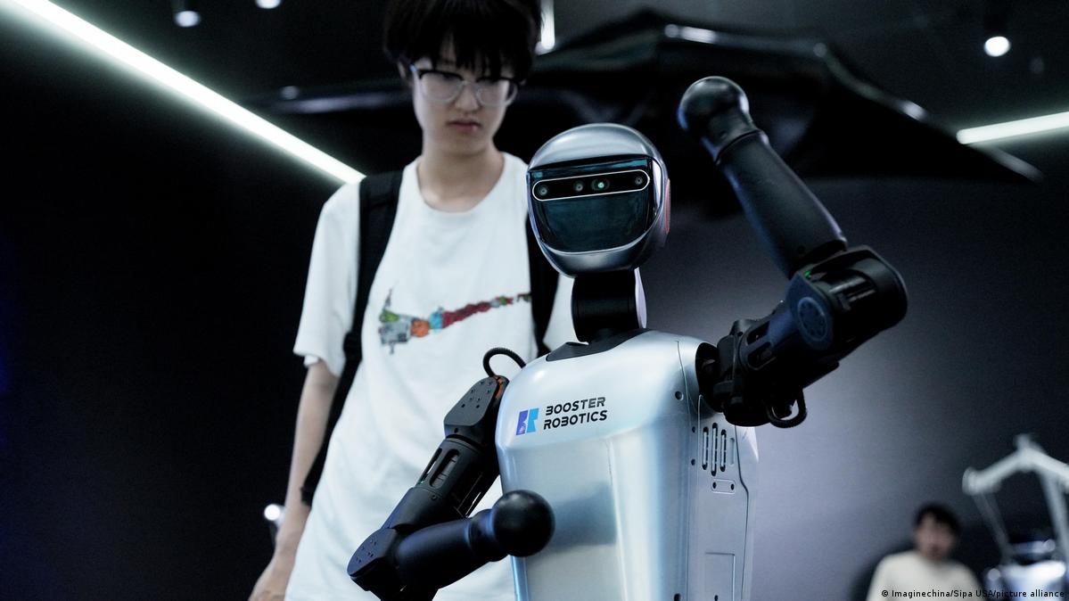 China's AI robots conquer retail