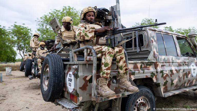 Najeriya: Sojoji sun ceto mutane 76 da aka yi garkuwa da su – DW – 08 ...