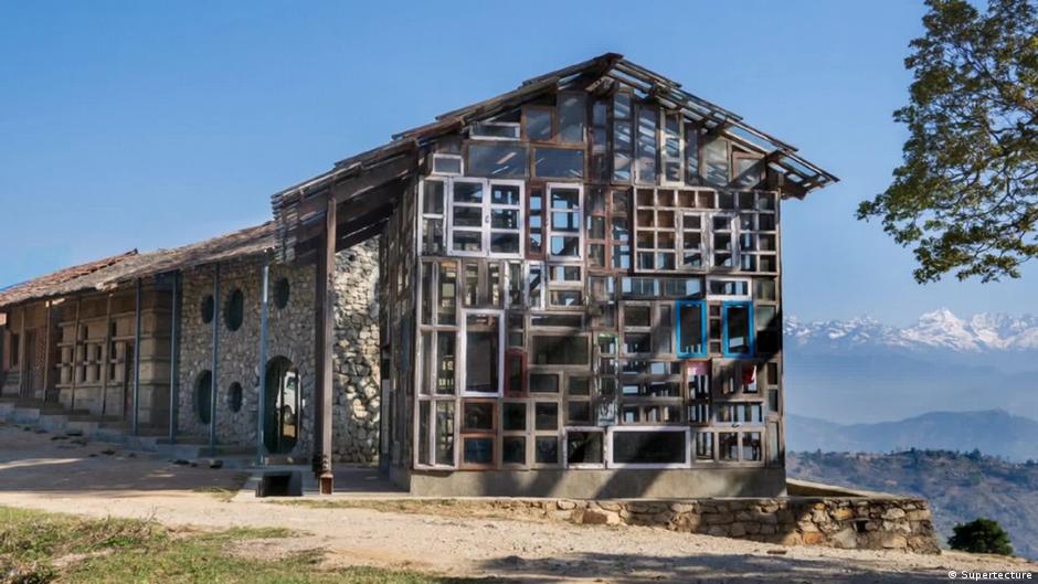 Circular architecture gives new life to old building parts – DW – 09/13 ...