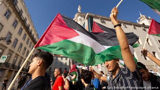 Which countries recognize Palestinian statehood?