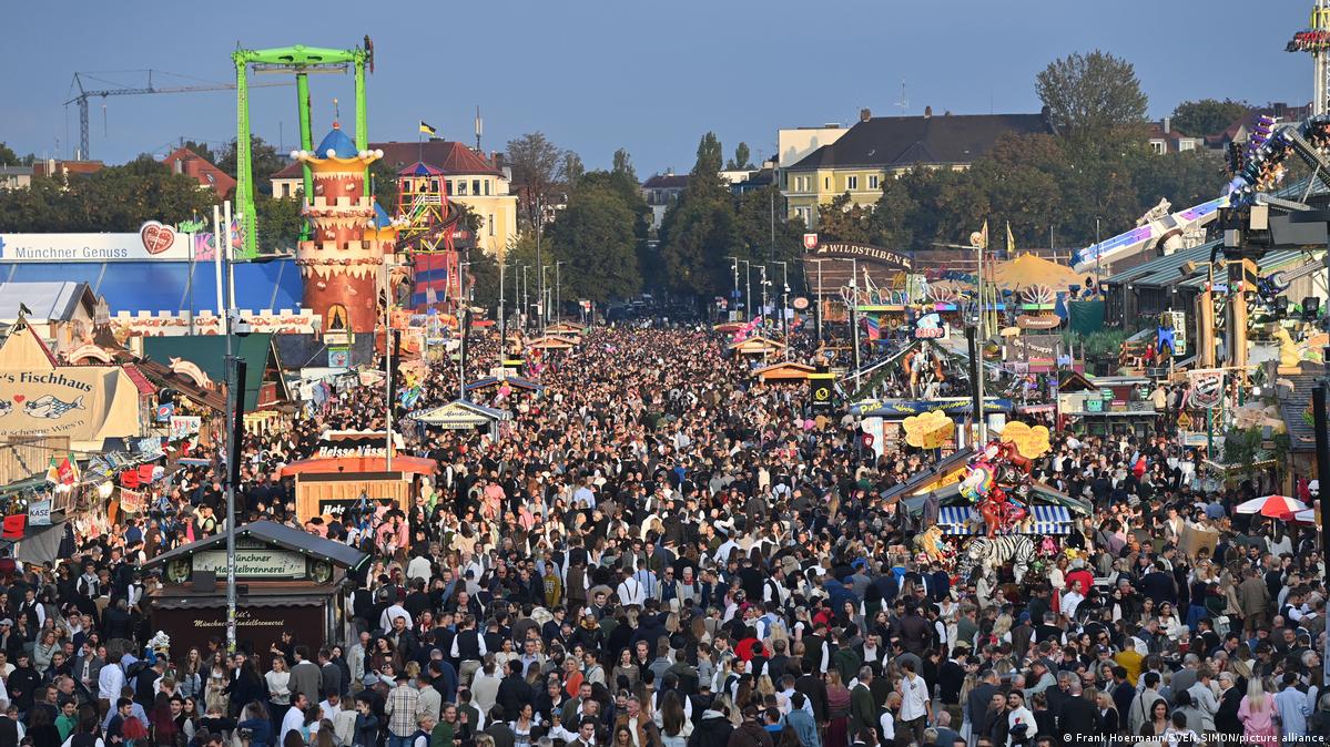 Oktoberfest overcrowding sparks safety concerns