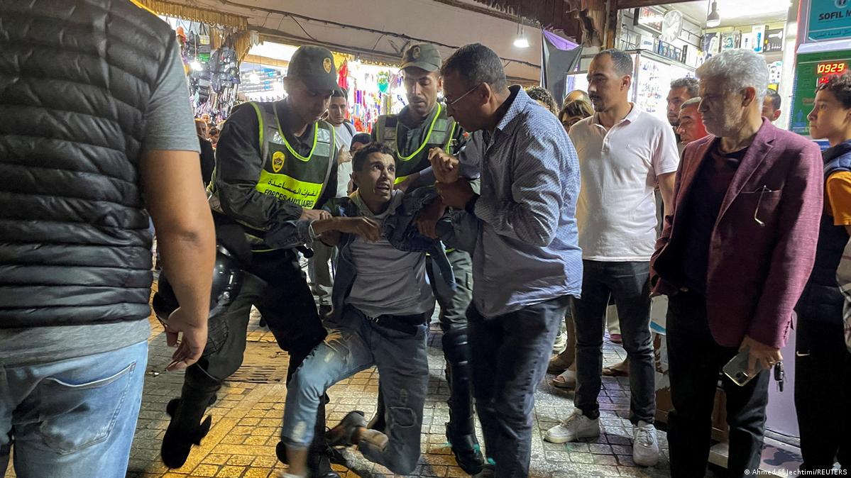 Morocco: Gen Z protests turn violent, three killed – DW – 10/02/2025