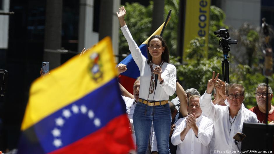 Venezuelan pro-democracy politician wins Nobel Peace Prize – DW – 10/10 ...