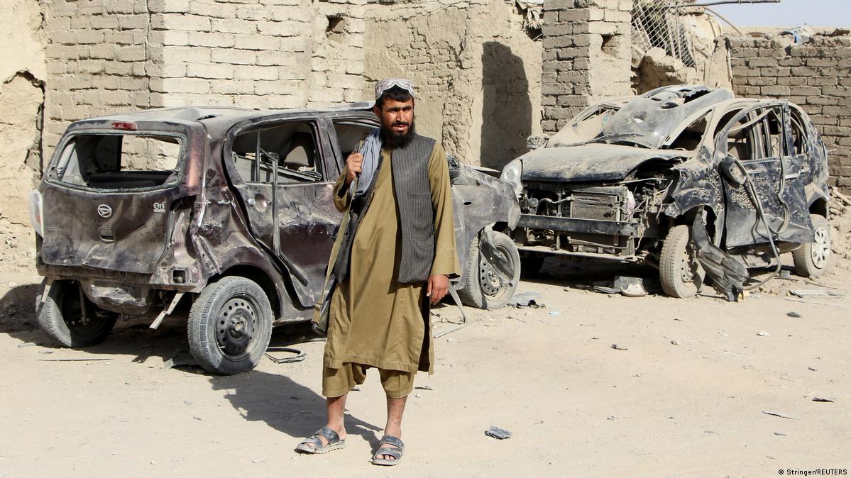 Pakistán y Afganistán acuerdan "cese el fuego inmediato" – DW – 19/10/2025