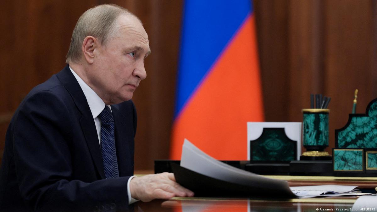 Prasa o sankcjach USA: dotkliwe uderzenie w Putina – DW – 24.10.2025