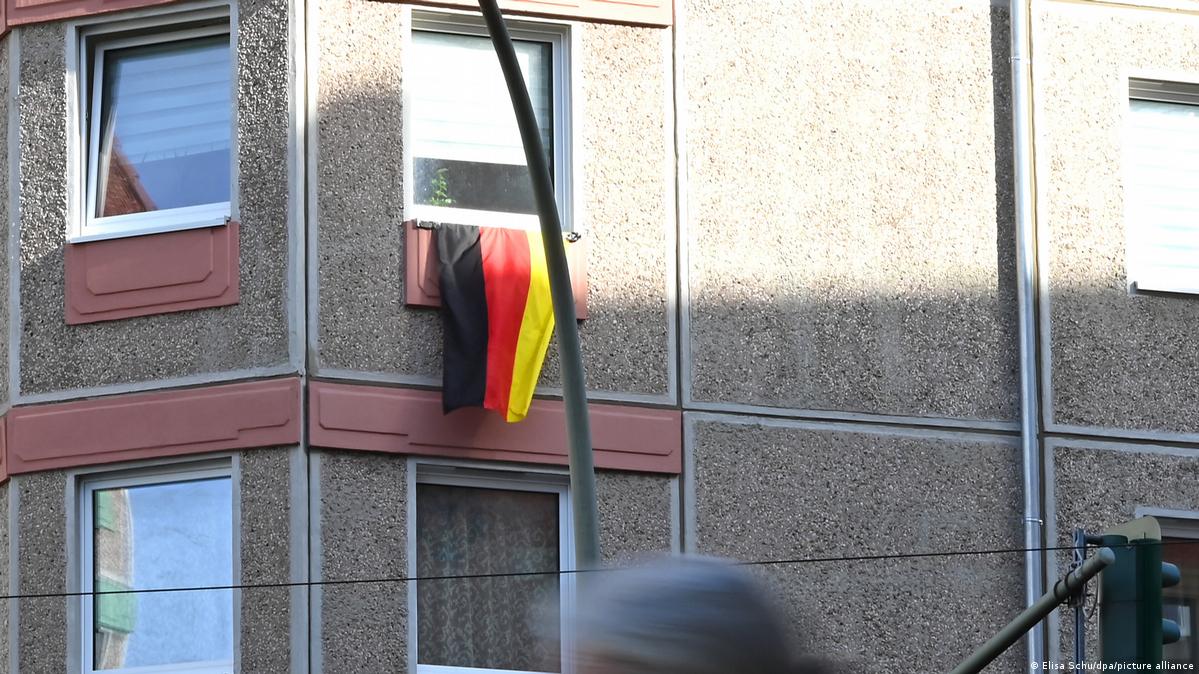 Merz rudert im "Stadtbild-Streit" zurück - ein bisschen – DW – 24.10.2025