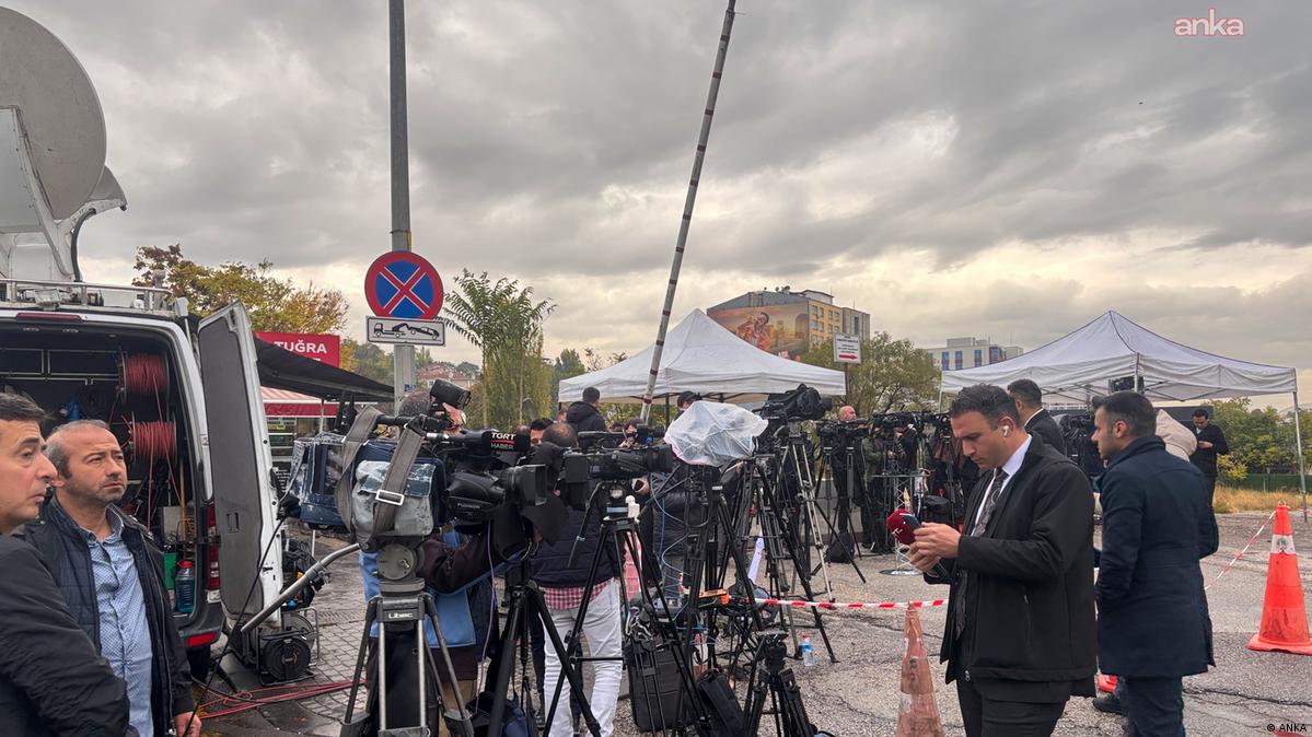 CHP: Kurultay iptal davasında beşinci duruşma başladı – DW – 24.10.2025